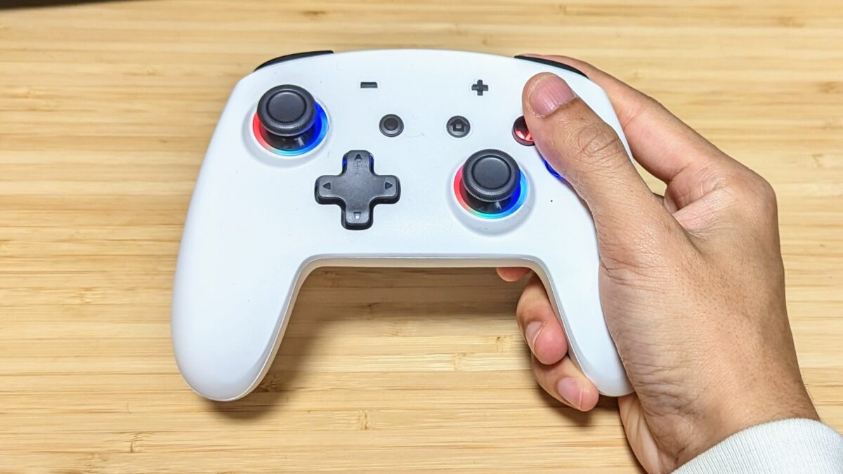 【ECHTPower Switch コントローラー レビュー】LEDがクールな多機能プロコン電脳ライフ